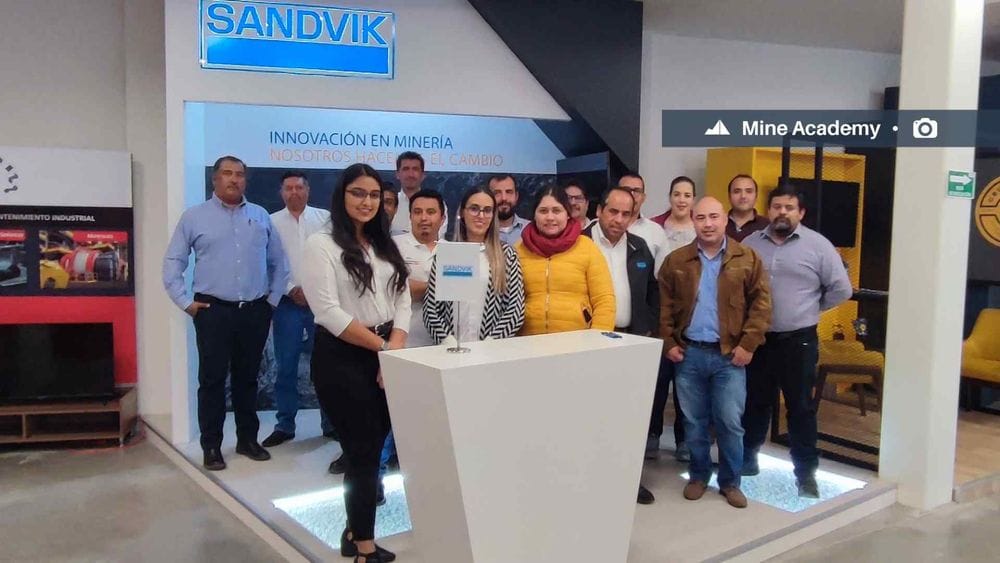 Reunión interna de personal de Sandvik en Centro de Minería Clusmin